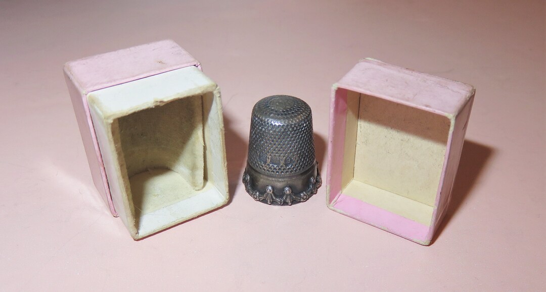 Antique Sterling Silver Gebruder Gabler Germany Thimble - Velvet Lined ...
