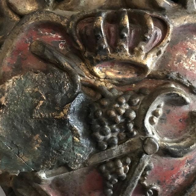 Heraldic Family Crest 17th or 18th Century Plaque Crown Grapes - Etsy UK