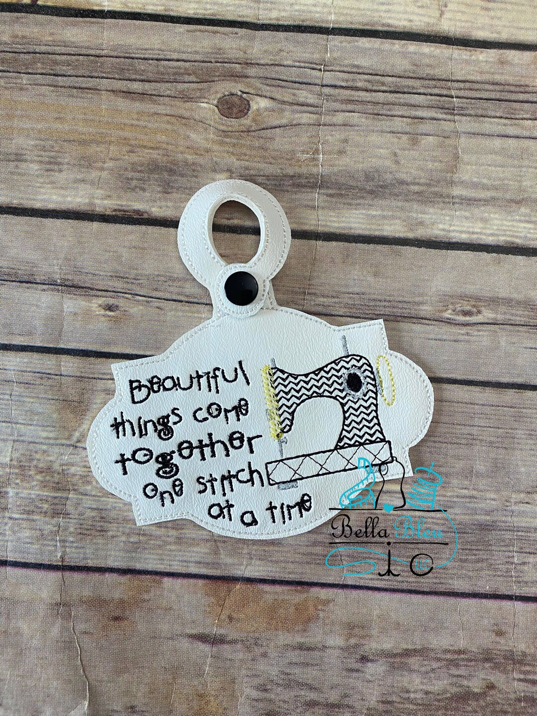 Sewing Machine Bag Tag - Machine Embroidery Design - Motif Design Bag ...