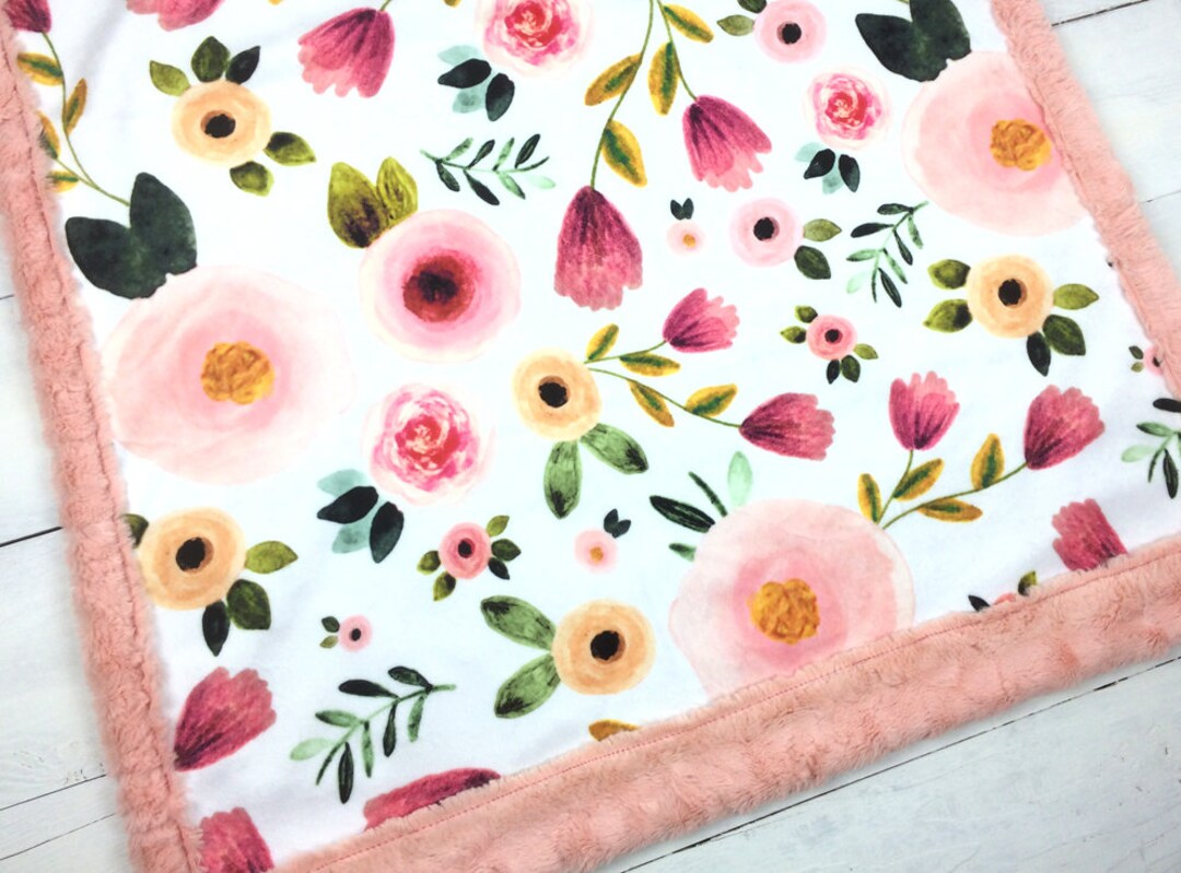 Couverture Minky | Fleurs florales | roses | Ajouter un prénom brodé ...