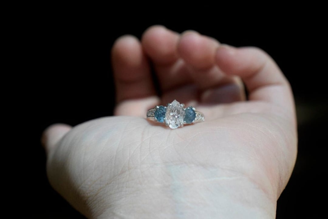 Raw Montana Sapphire Ring: Lake County Diamond, Sterling Silver - Etsy