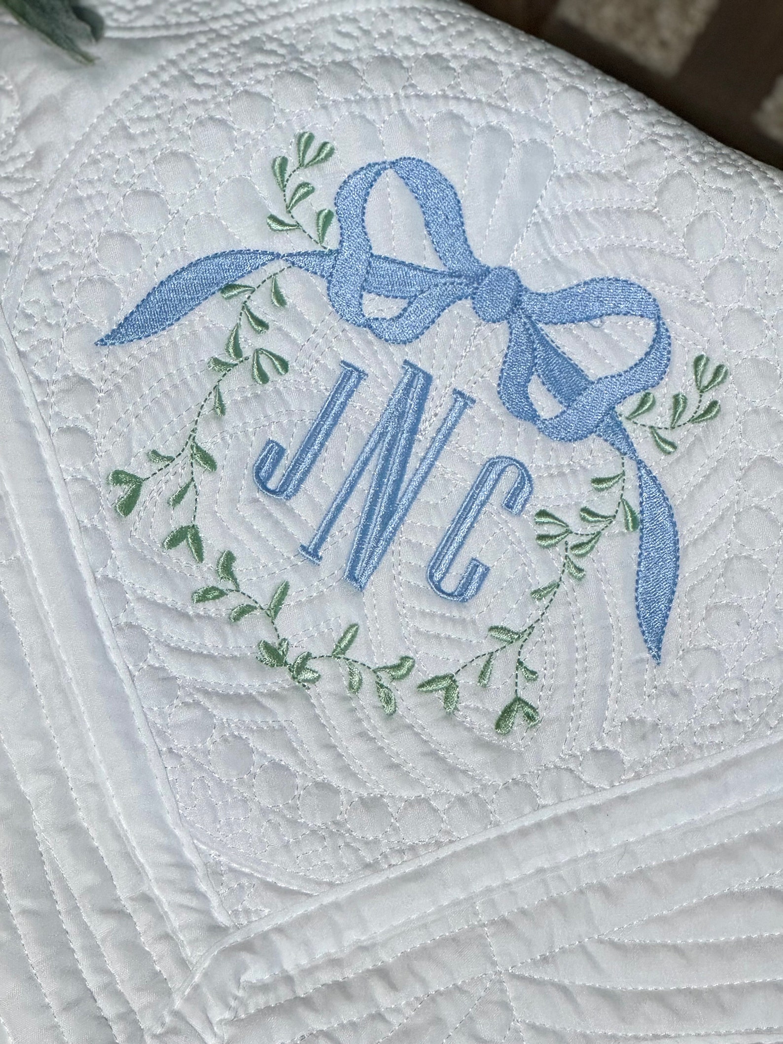 Custom Heirloom Quilt With Bow and Vine Frame, Personalized Blanket ...