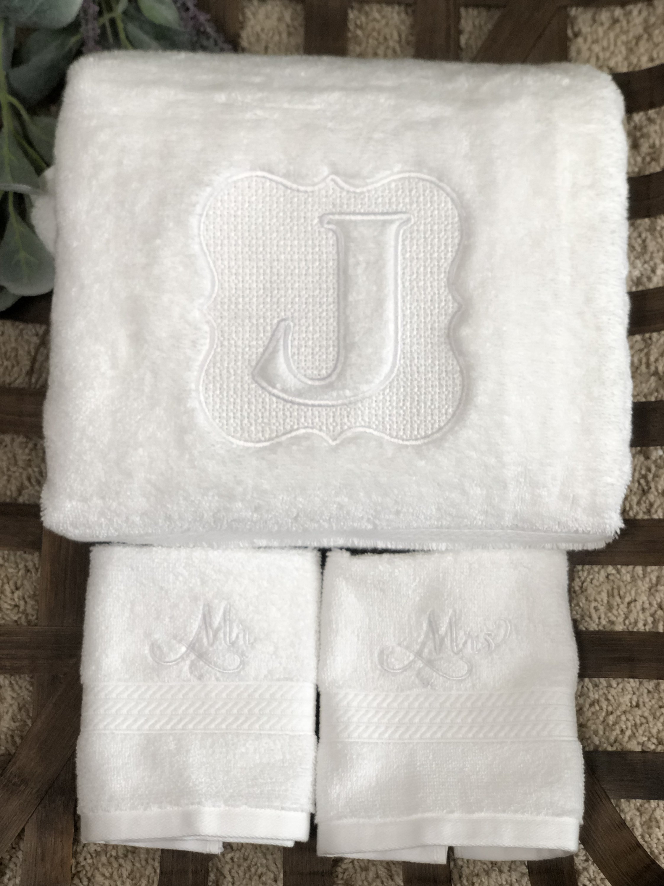 Embossed Monogrammed Towel Set: Plush Personalized Bath Towels - 100% ...