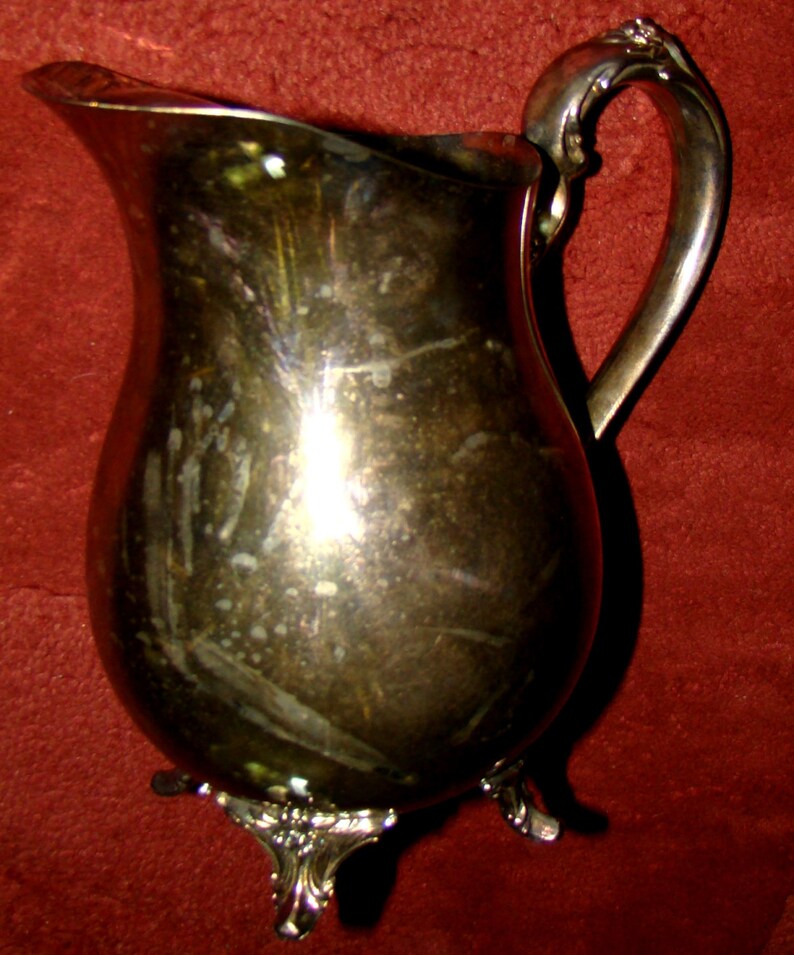 Oneida Water Pitcher With Ice Catcher Etched Bottom Oneida With ...