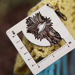 Ostrich Bird Gauge Swatch Measurement Ruler in Inches and Centimeters ...