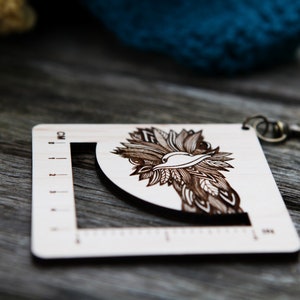 Ostrich Bird Gauge Swatch Measurement Ruler in Inches and Centimeters ...