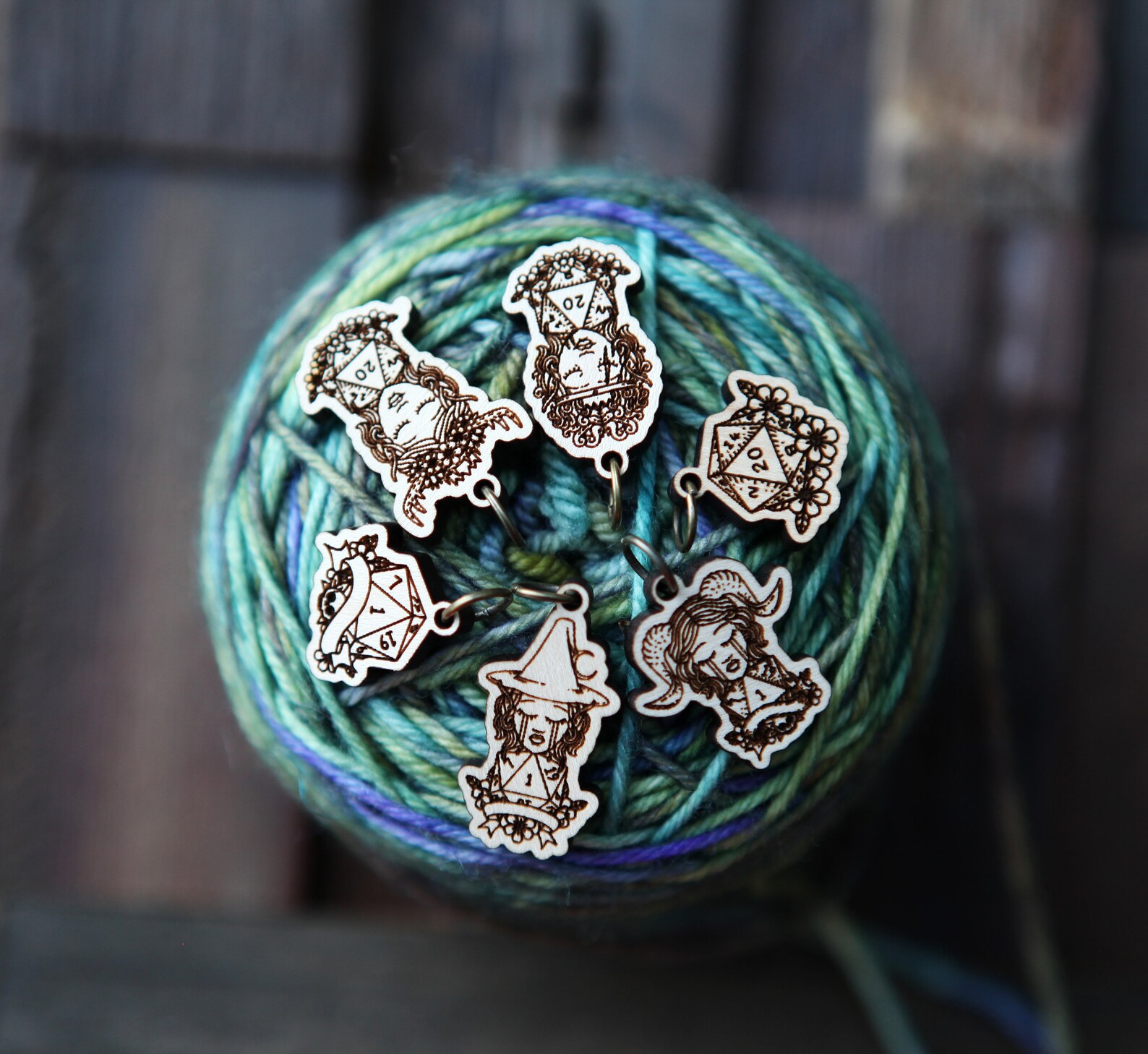 D20 Dice Knitting Stitch Markers, Maple Wood Set of 6. DND Druid, Elf ...