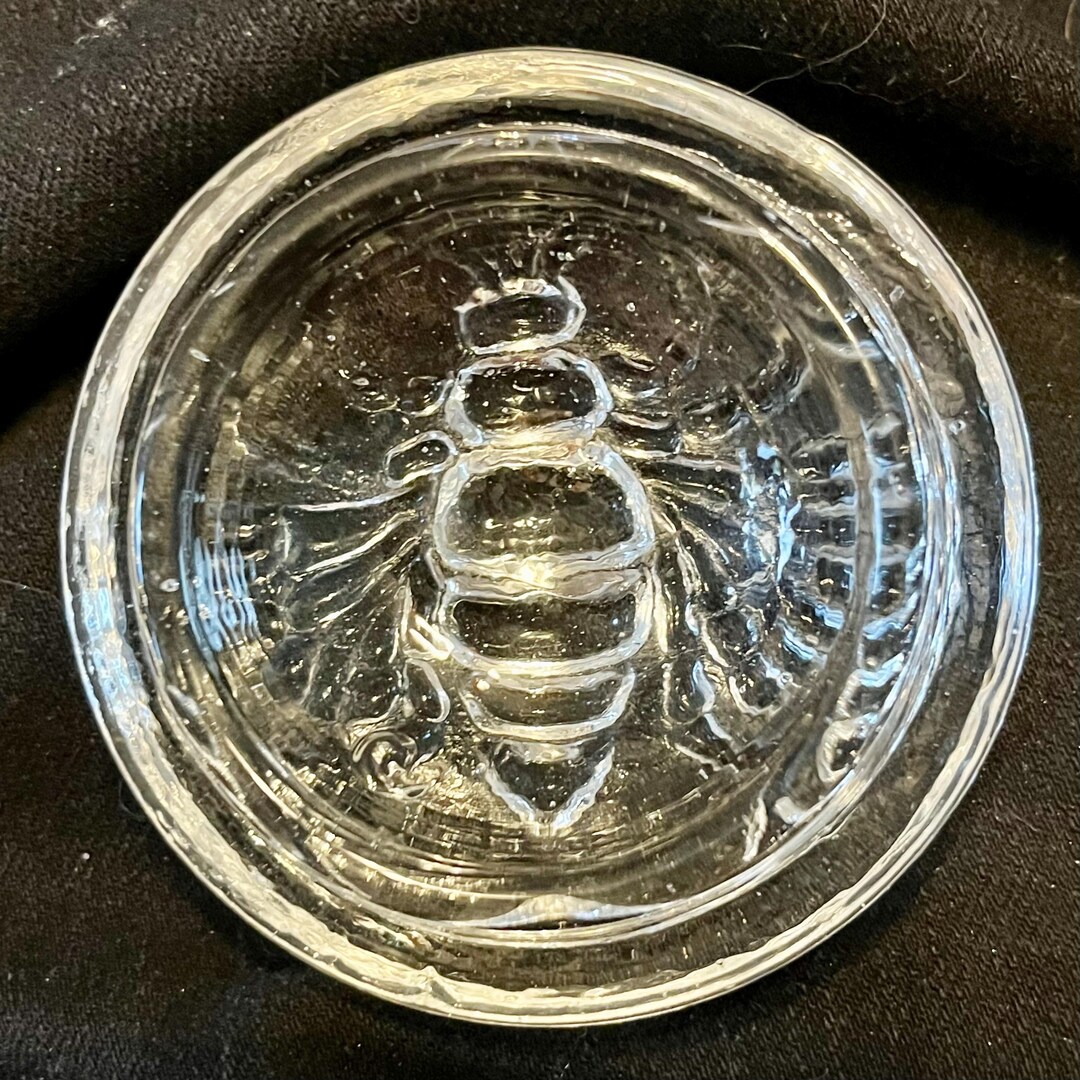 Vintage Clear Embossed Glass Bumblebee Bee Paperweight Jar Cover 2 3/4 ...