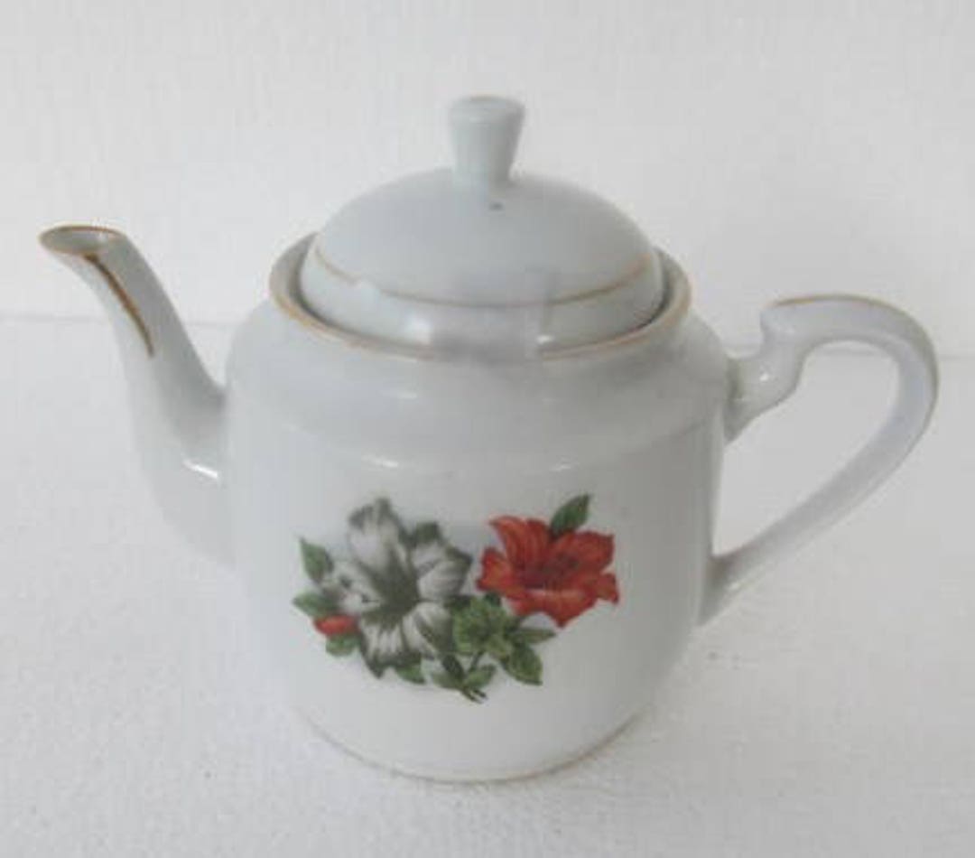 Vintage Porcelain Chinaware Teapot With Flowers Collectible Container ...
