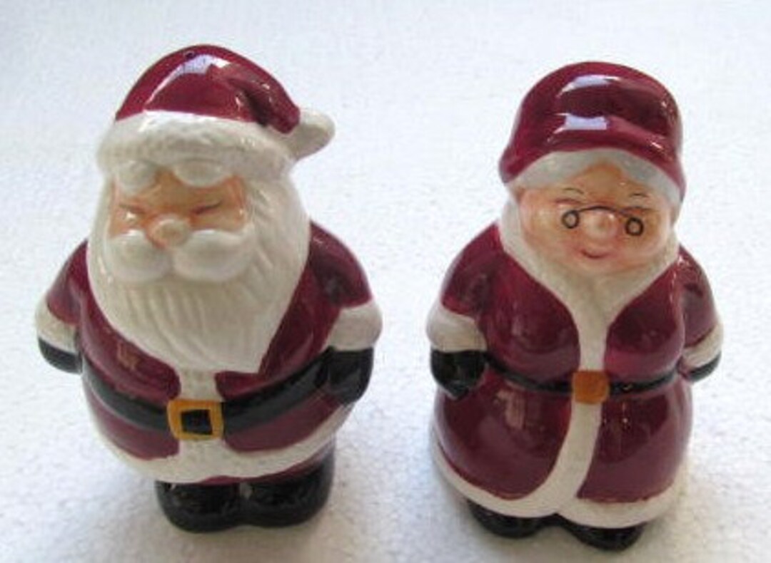 NWB the Season's Greeters Santa Claus Mrs. Claus Christmas Serving Salt ...