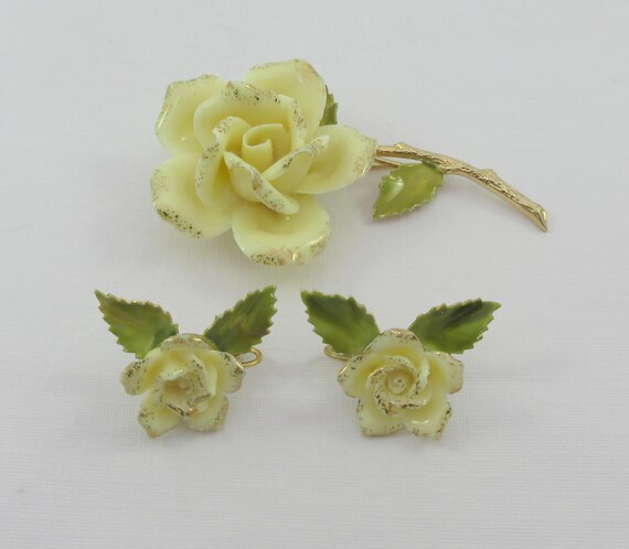 Set_ 1965 HOBE Gold Tone Beige Glitter Porcelain Roses Brooch - Etsy