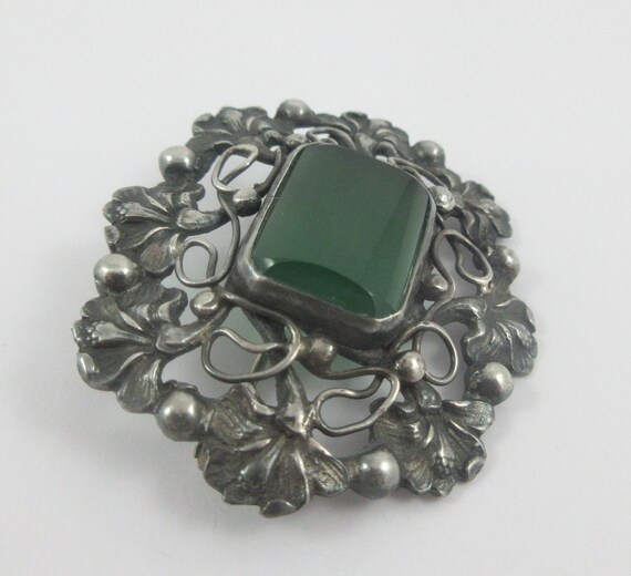 Art Nouveau Sterling Silver Chrysoprase Floral Brooch… - Gem Art Nouveau Sterling Silver Chrysoprase Floral Brooch… - Gem