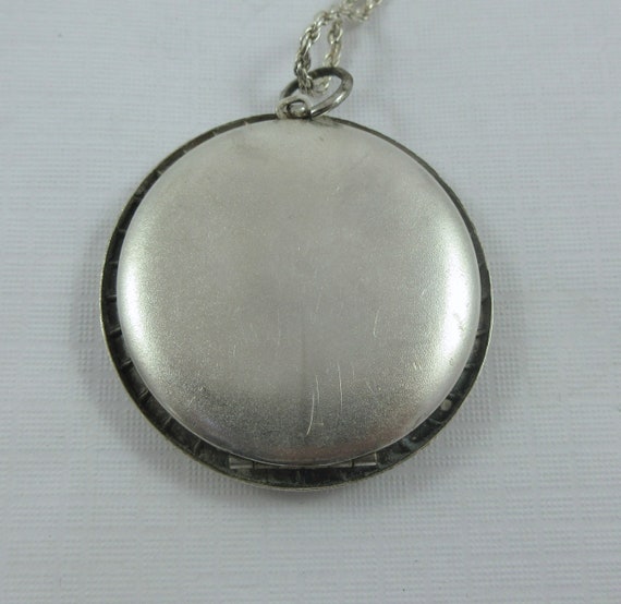 Large Victorian Sterling Silver Flower Swirls Round L… - Gem