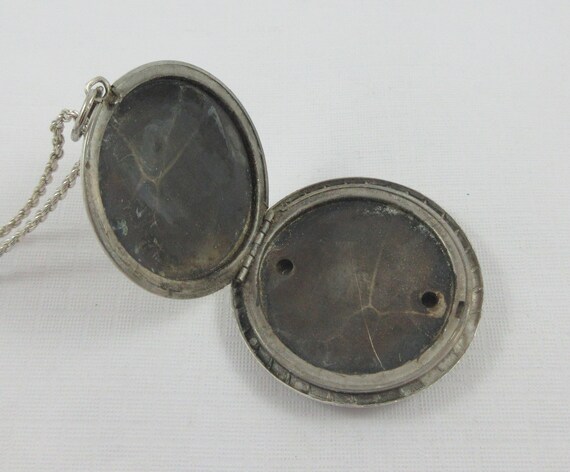 Large Victorian Sterling Silver Flower Swirls Round L… - Gem