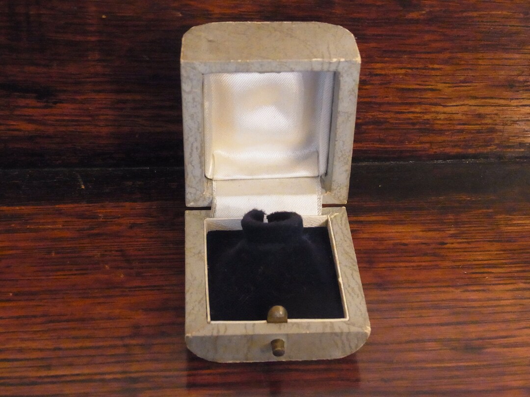 Vintage Ring Box, Engagement Ring, Wedding Ring, Gift Box, Ring Display ...