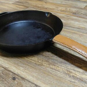 Leather Cast Iron Skillet Handle Cover - Etsy