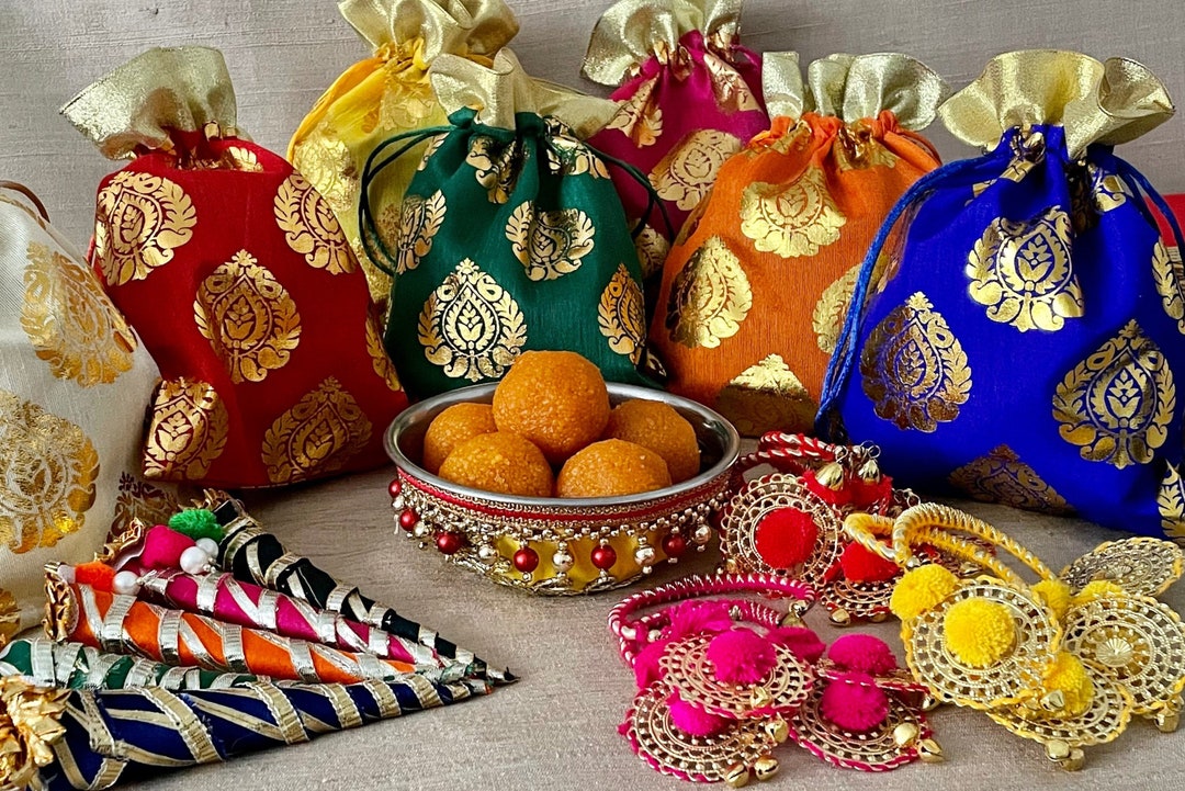 50 Damask Drawstring Design Favor Bags for Wedding Favours Bhaji ...