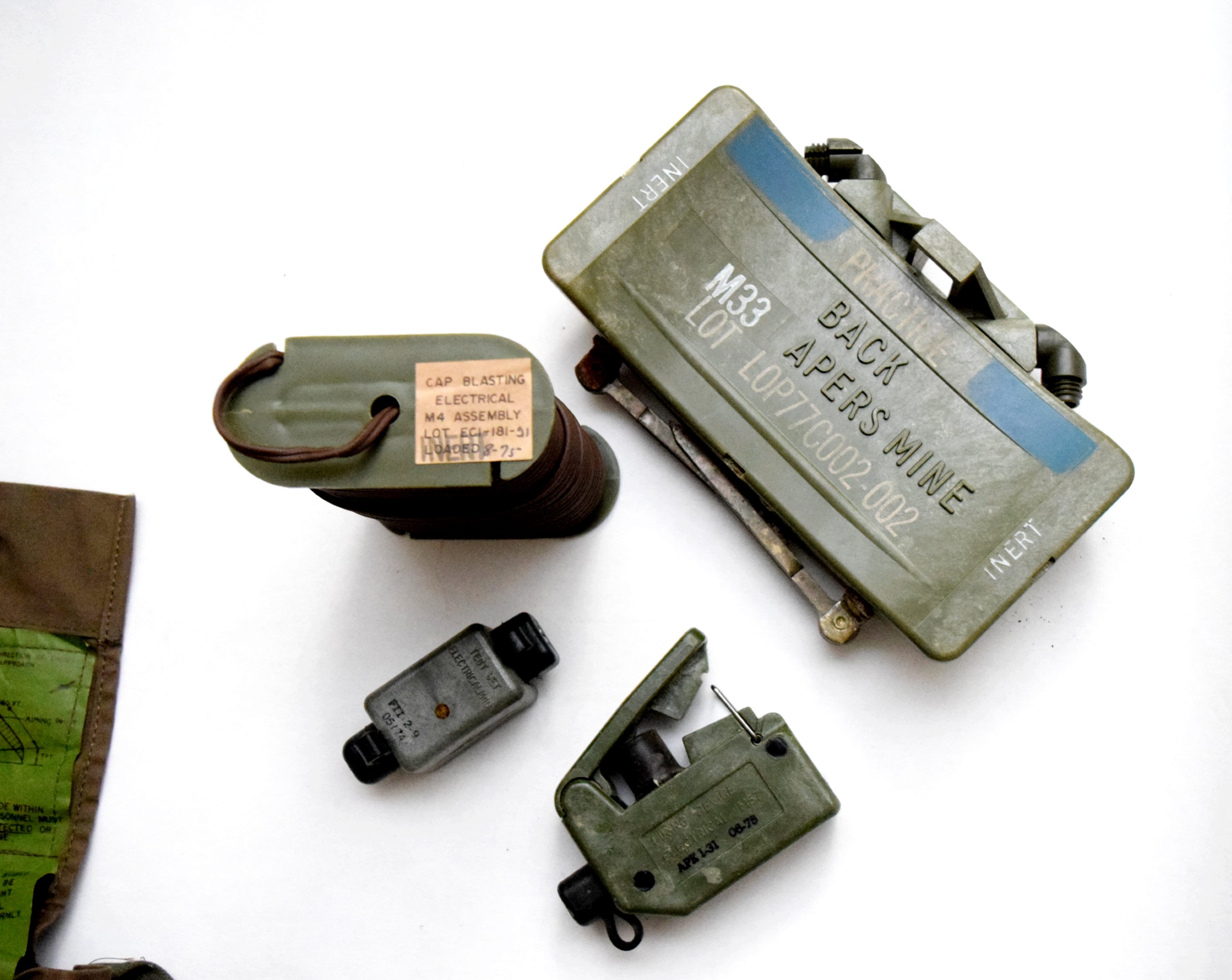 Genuine Vintage Military Practice Claymore Mine With Carrying Bag, Wire ...