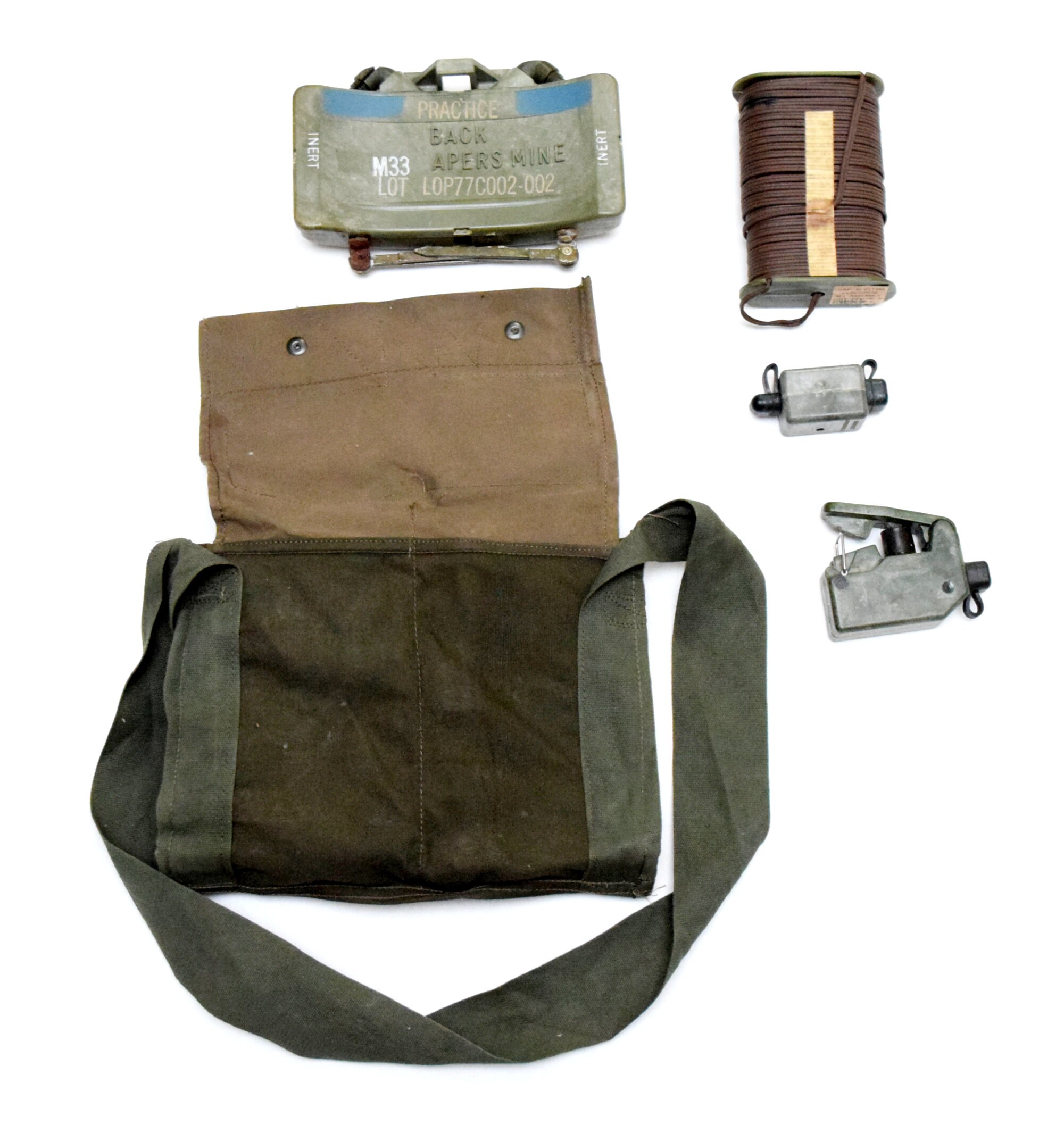 Genuine Vintage Military Practice Claymore Mine With Carrying Bag, Wire ...