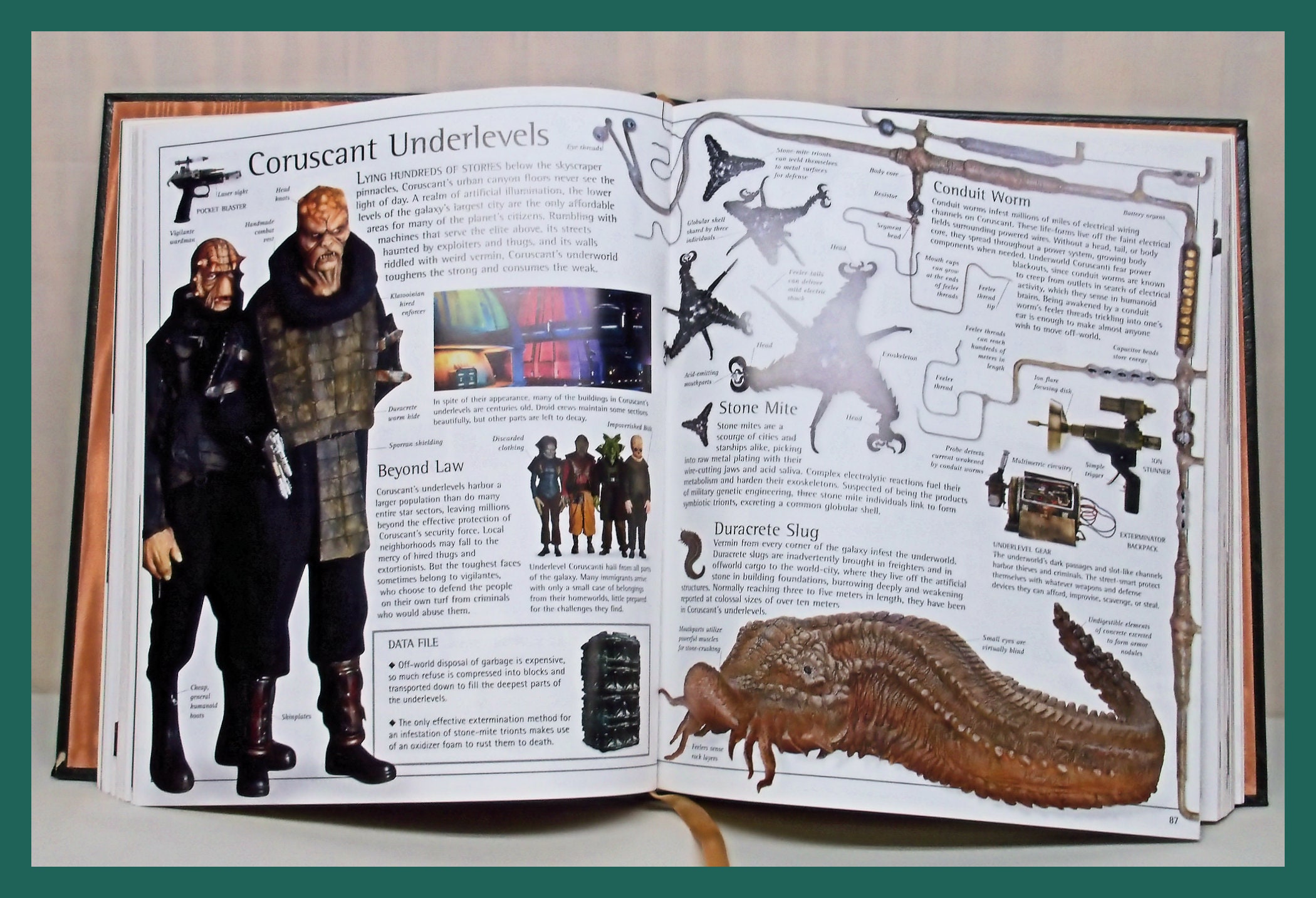 Star Wars the Complete Visual Dictionary Hardbound Goldleaf Episodes I ...