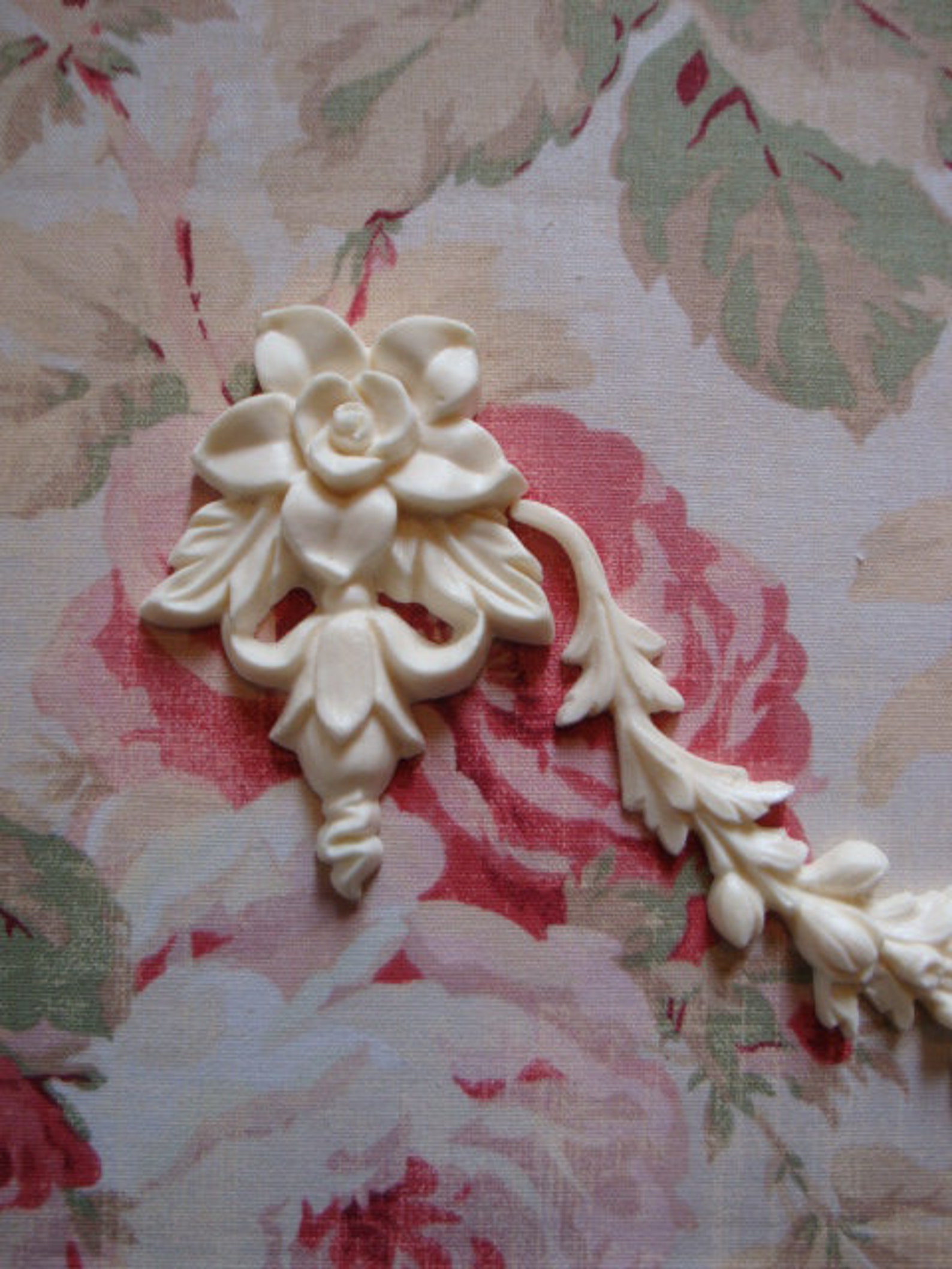 Shabby and Chic Floral Swags & Bell Drops Furniture Appliques ...