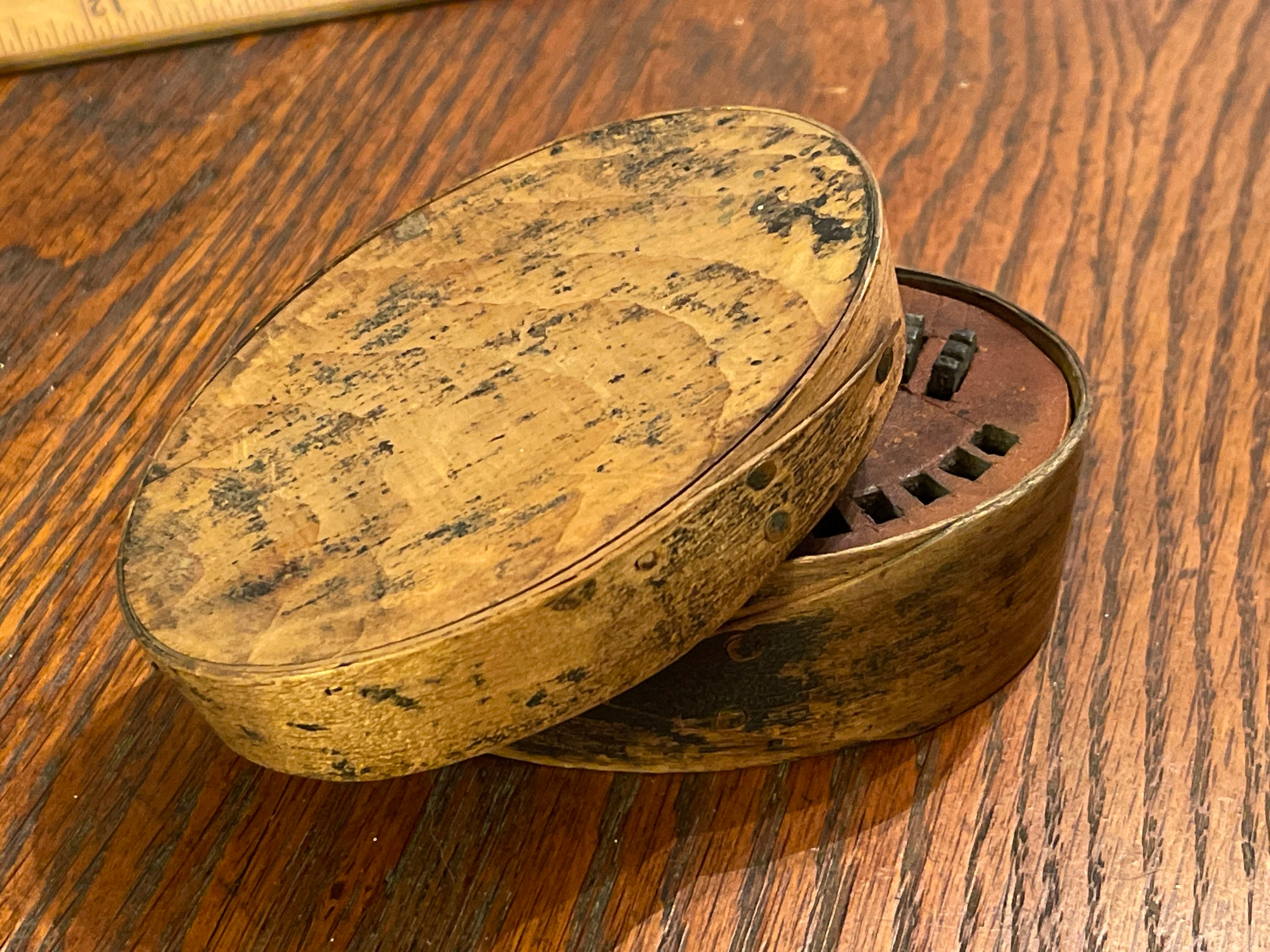 Shaker Box With Leather Insert and Calendar Type - Etsy