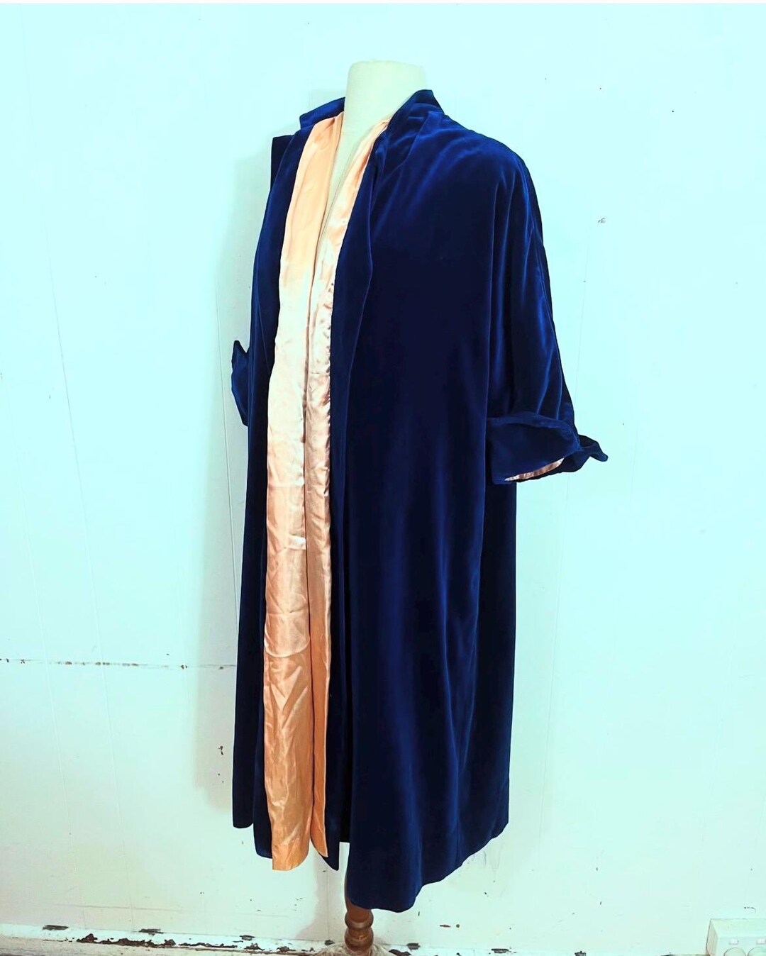 1950s Cobalt Velvet Opera Coat With French Cuffs & Peach Satin Lining ...