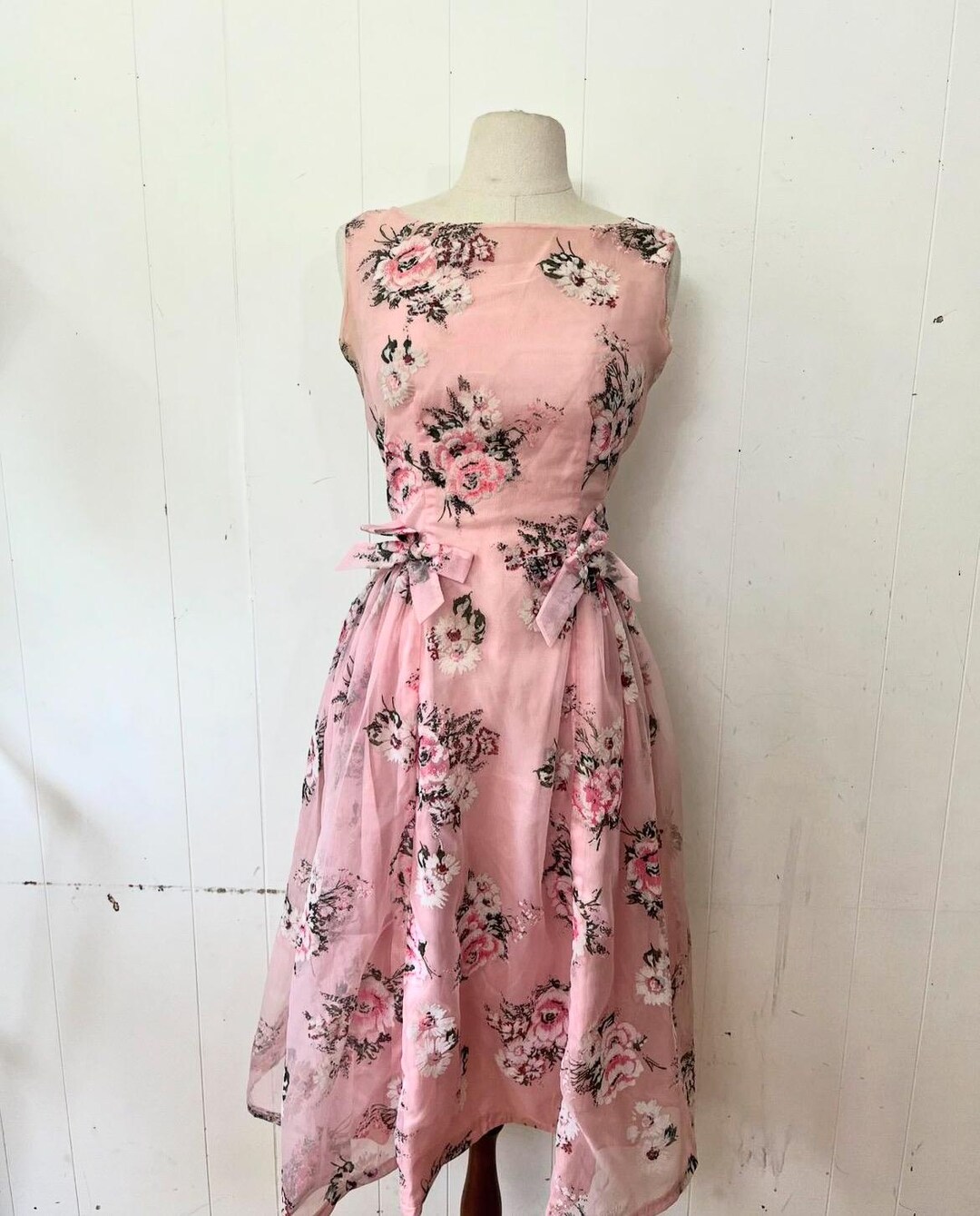 1960s Sweet Romantic Rushed Waist Layered Frock With a Printed Flocked ...