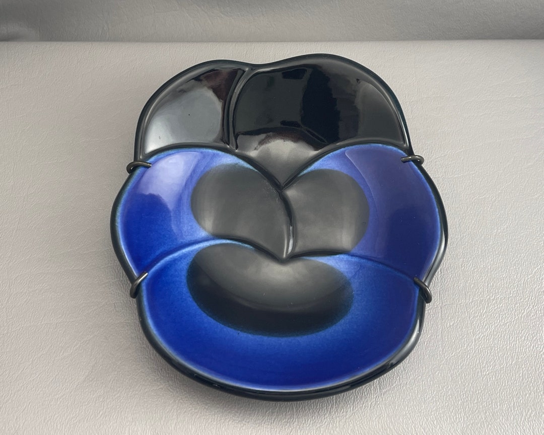 Birger Kaipiainen Arabia of Finland Blue and Black Viola Plate, With ...