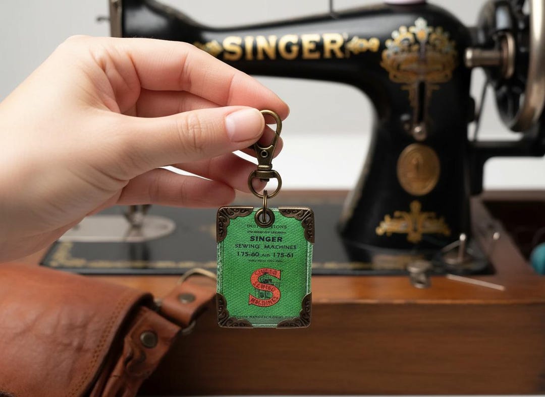 Vintage Singer Sewing Machine Keyring | Handmade Faux Leather Keychain ...