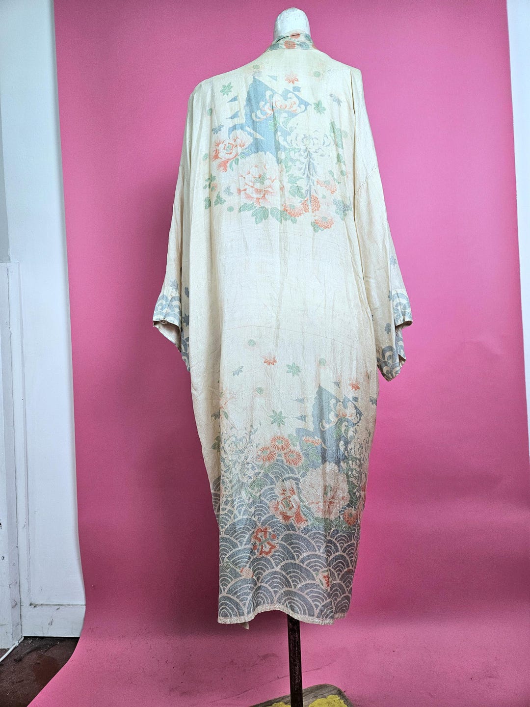 Stunning 1920s Pongee Robe Silk.printed With Pastel Murder Tones Art ...