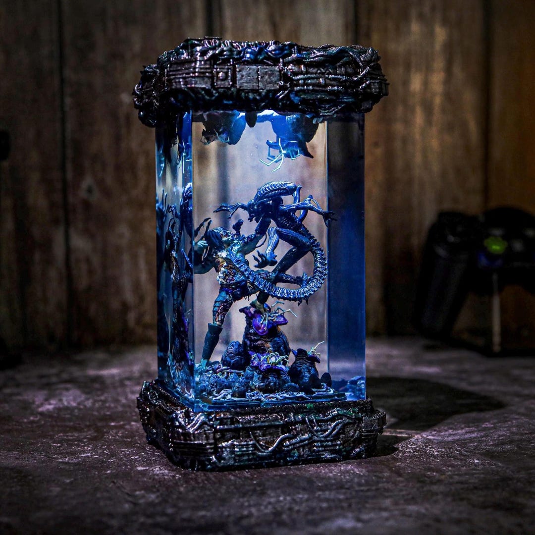 Xeno.morph and Pr.ed.ator Resin Lamp, Ali.en Epoxy Lamp, Alien Predator ...