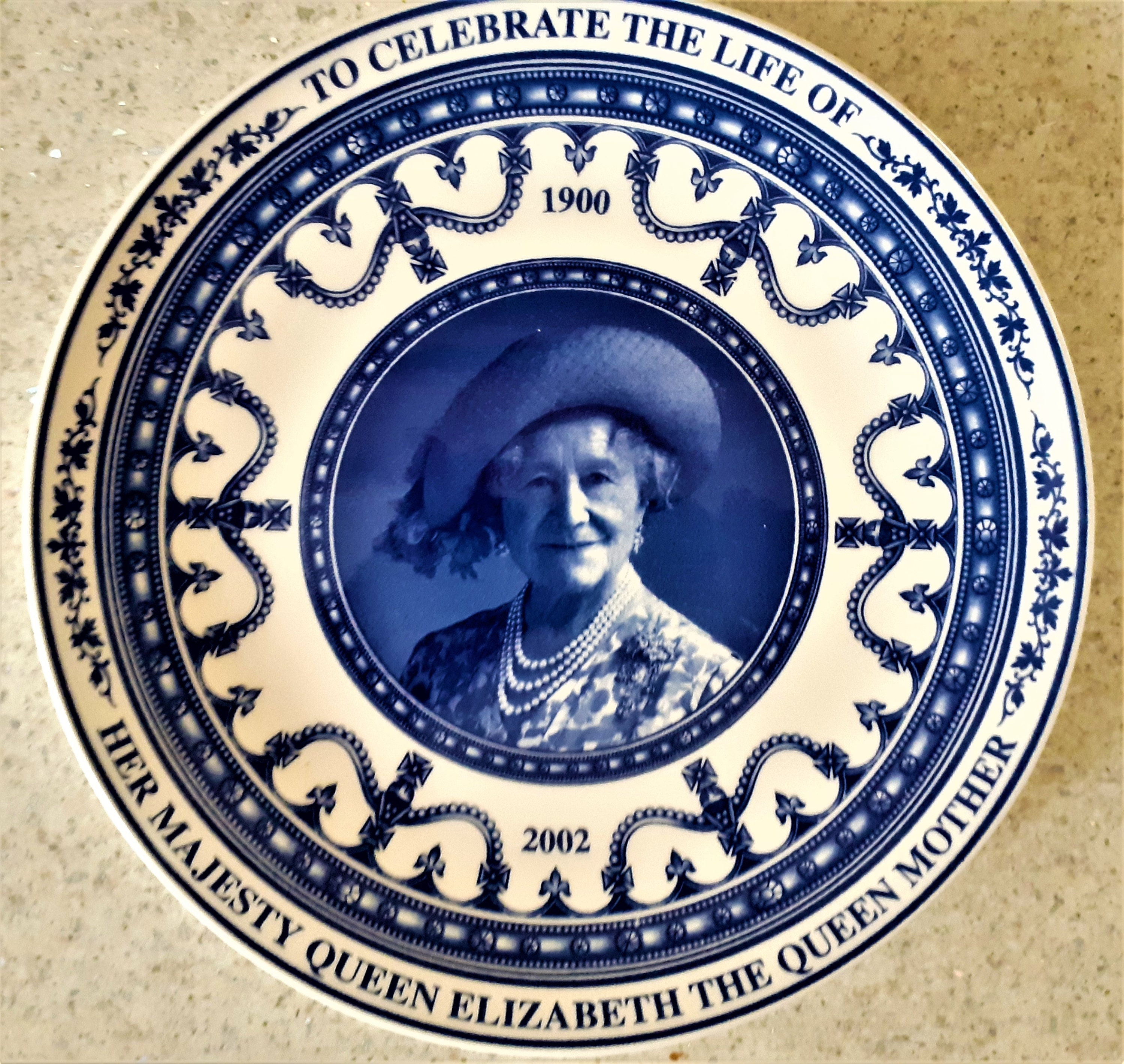 Vintage Wedgwood Queen Elizabeth II & Queen Mother Jubilee Plates ...