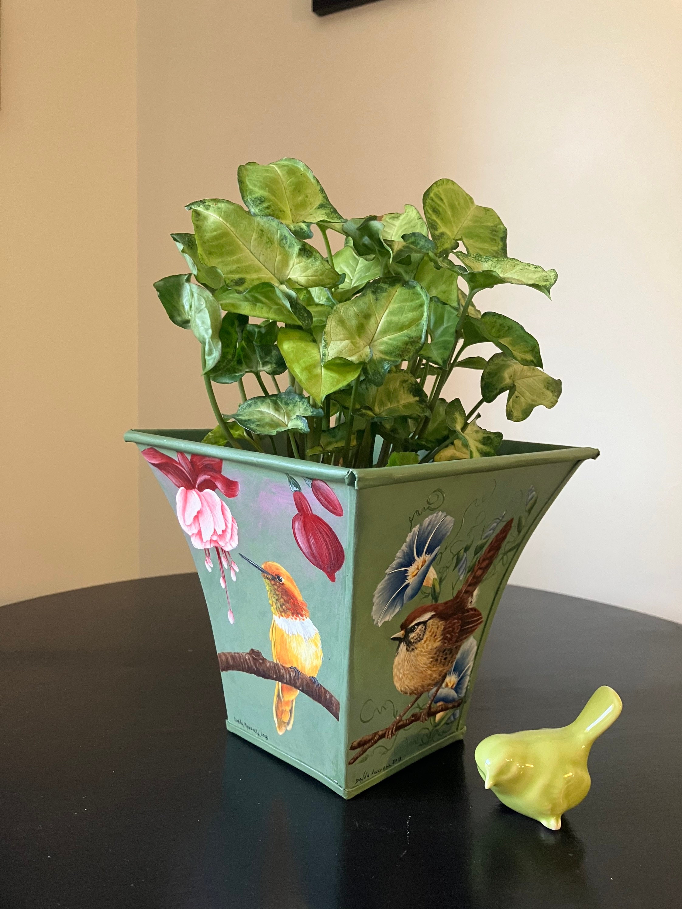 Decorative Metal Tin Planter with Garden Birds, Goldfinch, Wren ...