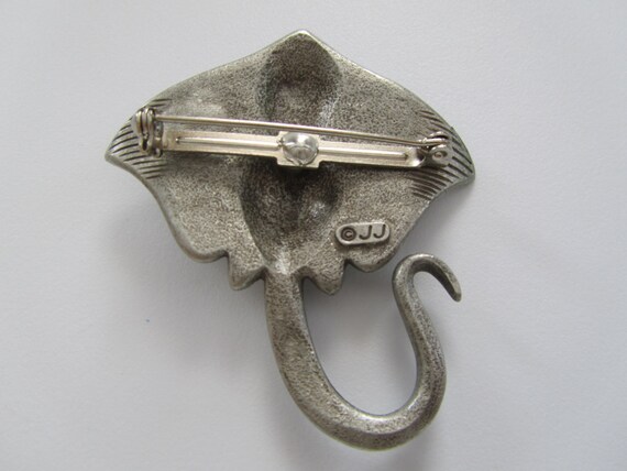 JJ Jonette Silver Pewter Stringray Fish Pin - Gem