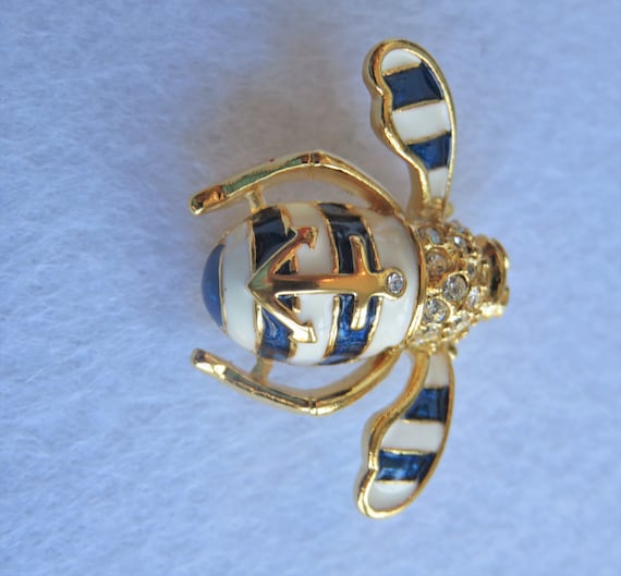 Joan Rivers Anchor Bee Pin - Gem