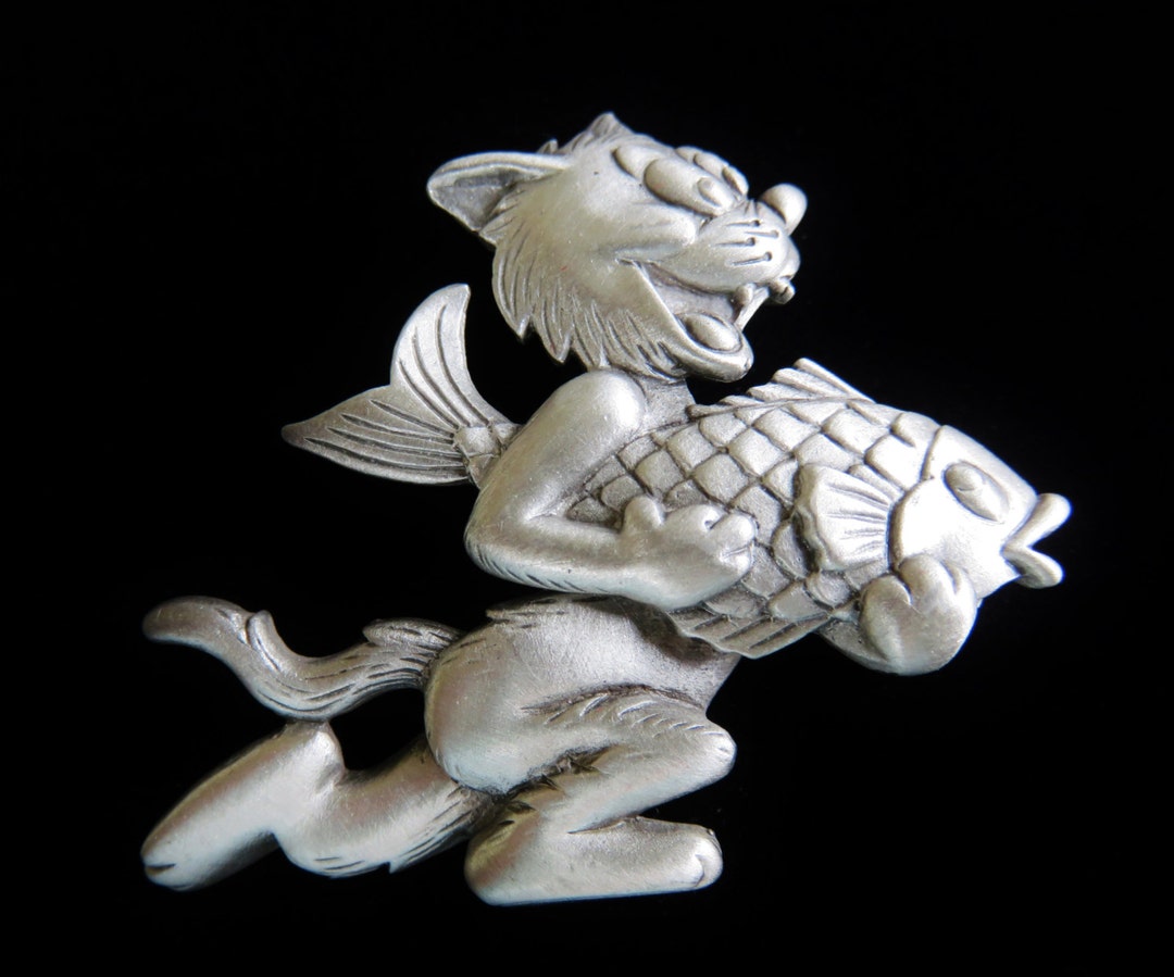 Rare/jj Jonette Kitty With Fish Makes the Great Escape With His Catch ...