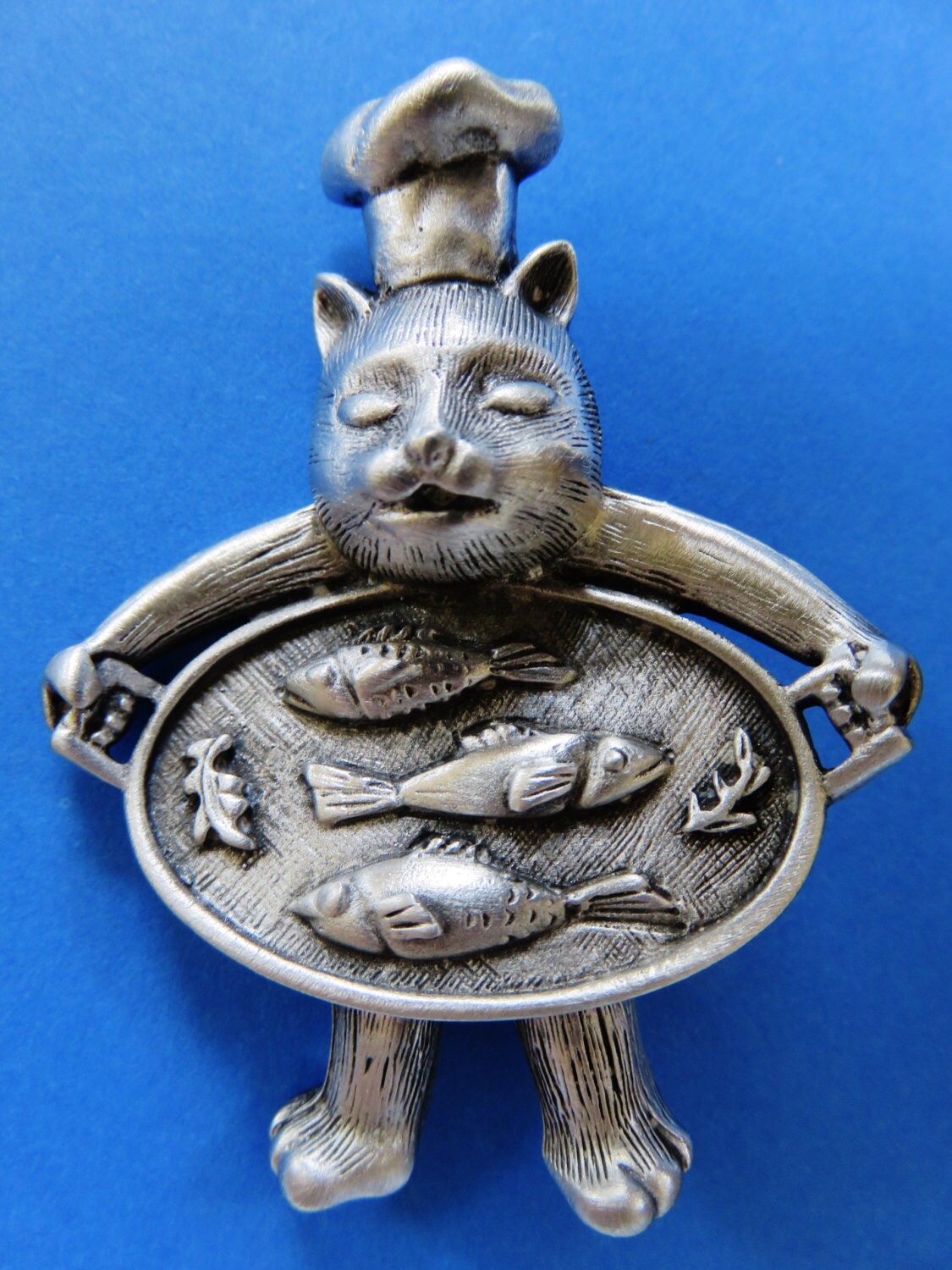 JJ Jonette Cool Cat Chef Serves up Fish Dinner Brooch Pin - Etsy
