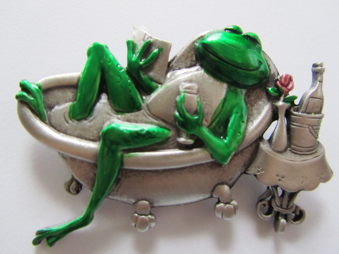 JJ Jonette Frog Relaxing in Bathtub Brooch Pin - Etsy