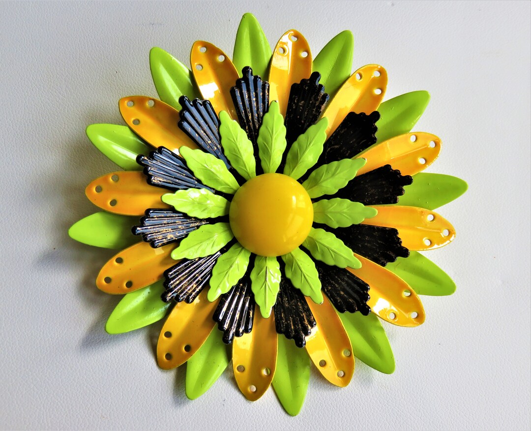 Mod Flower Power Multi-tiered Brooch - Etsy