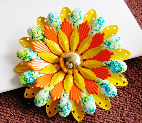Groovy Flower Power Four Layer Brooch Pin - Gem