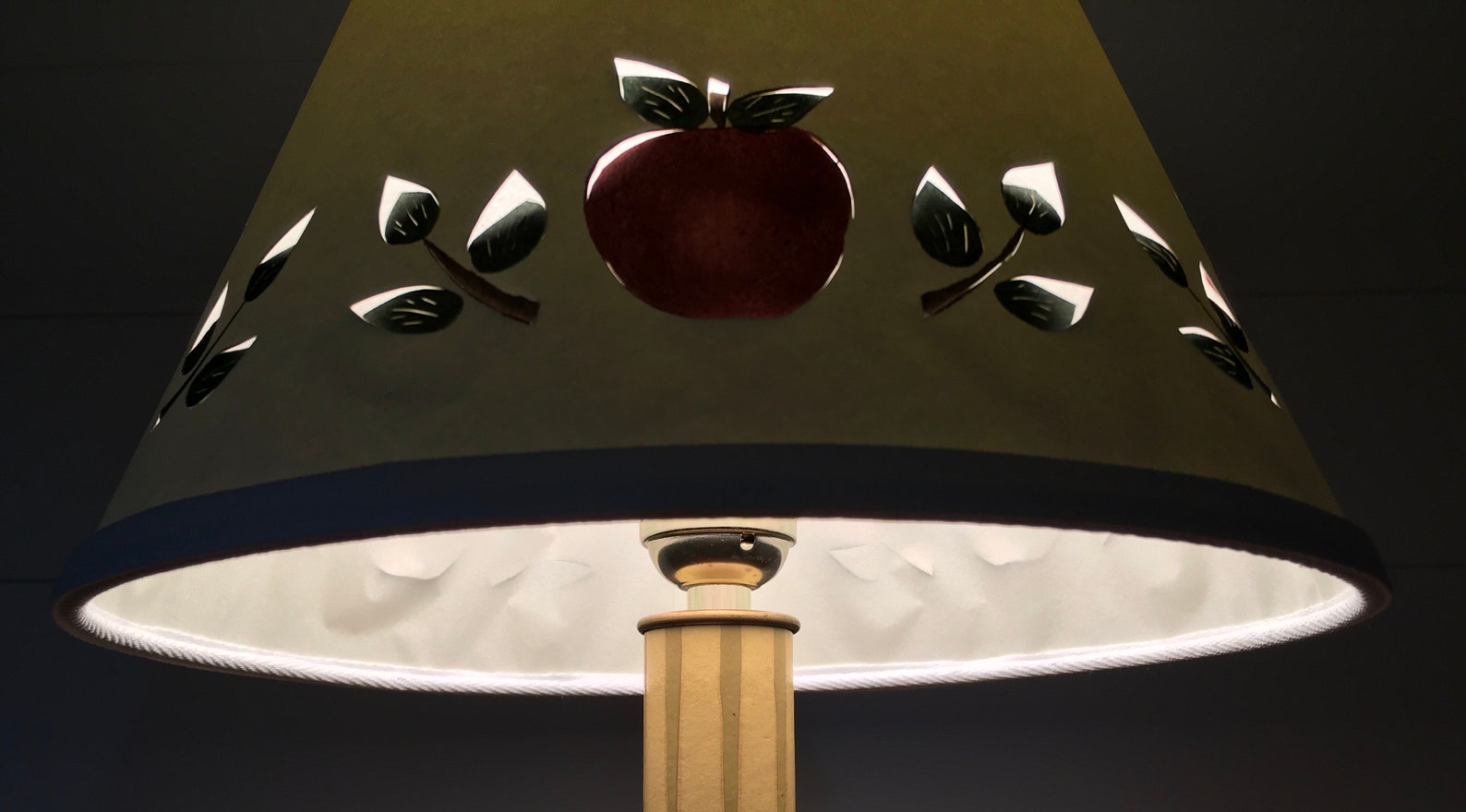 Cut and Pierced Stenciled Apple and Leaf Border Clip Top Shade | Etsy