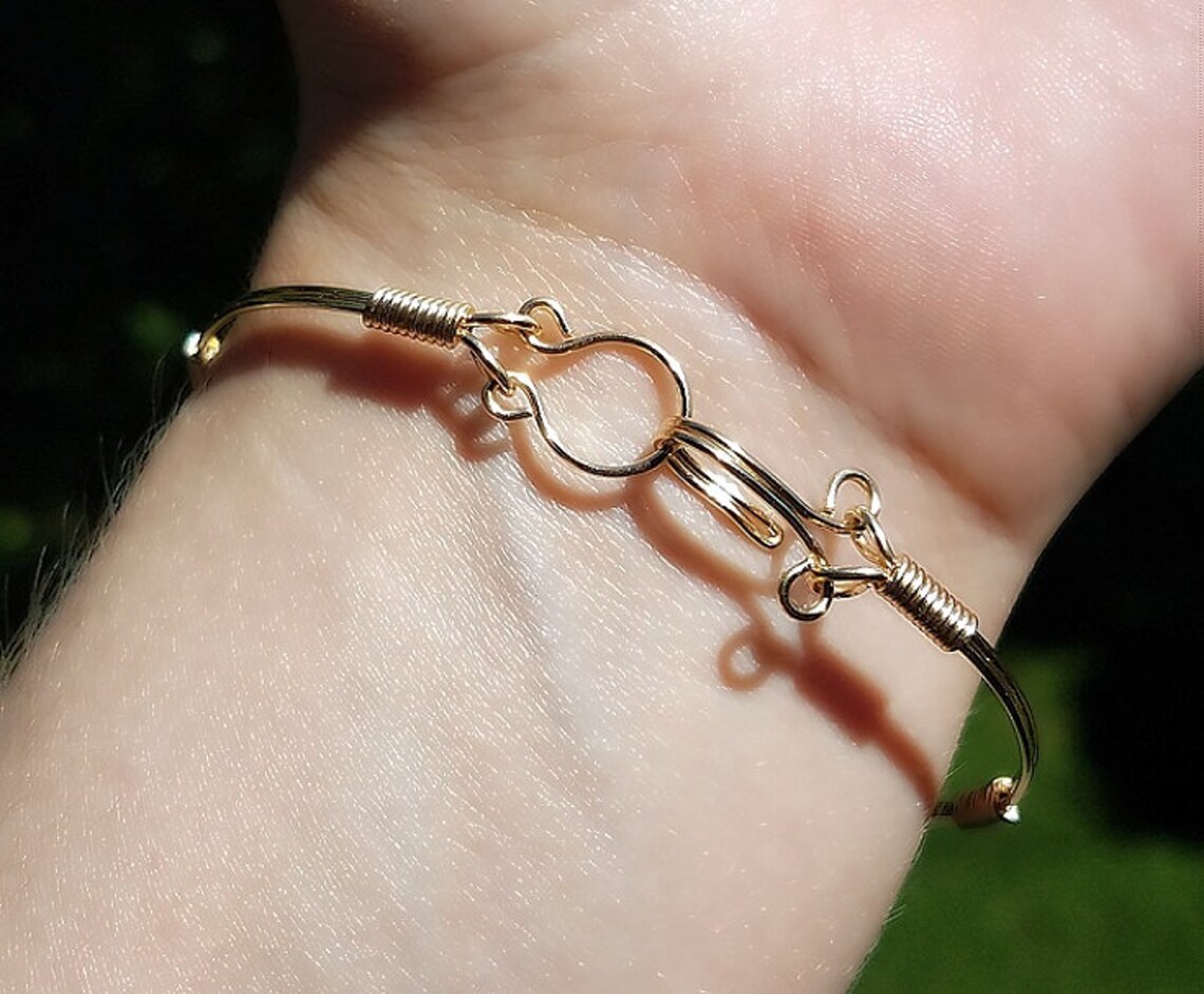 7.5 14kt Gold Filled Wire Wrapped Bangle Bracelet With Graceful Knot ...