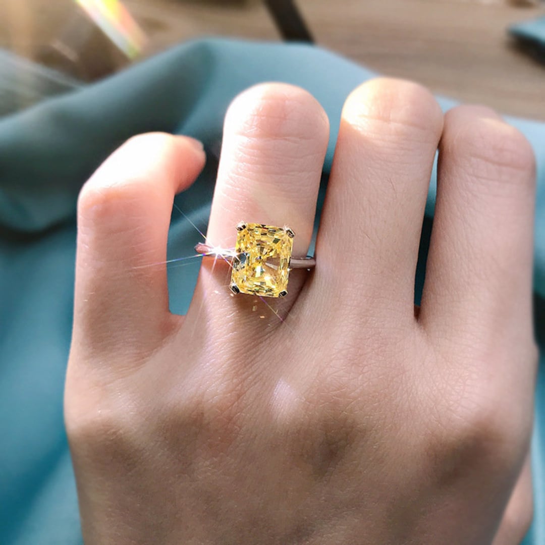 3.5 Carats Canary Yellow Solitaire Engagement Ring With 810 Mm Finest ...