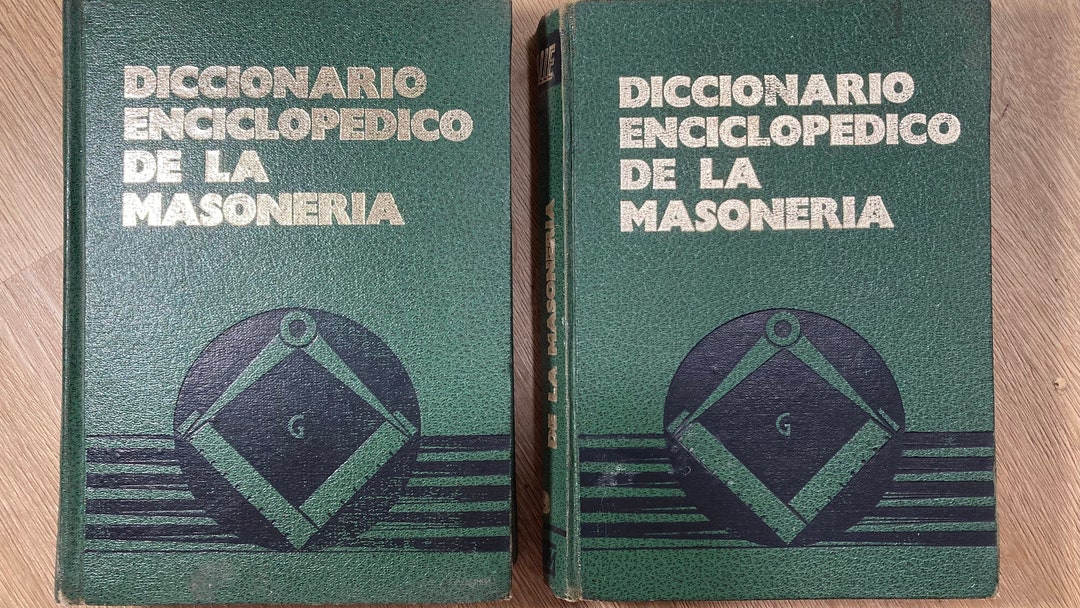 1976 Green and Gold Covered Spanish Language Extensive Reference on ...