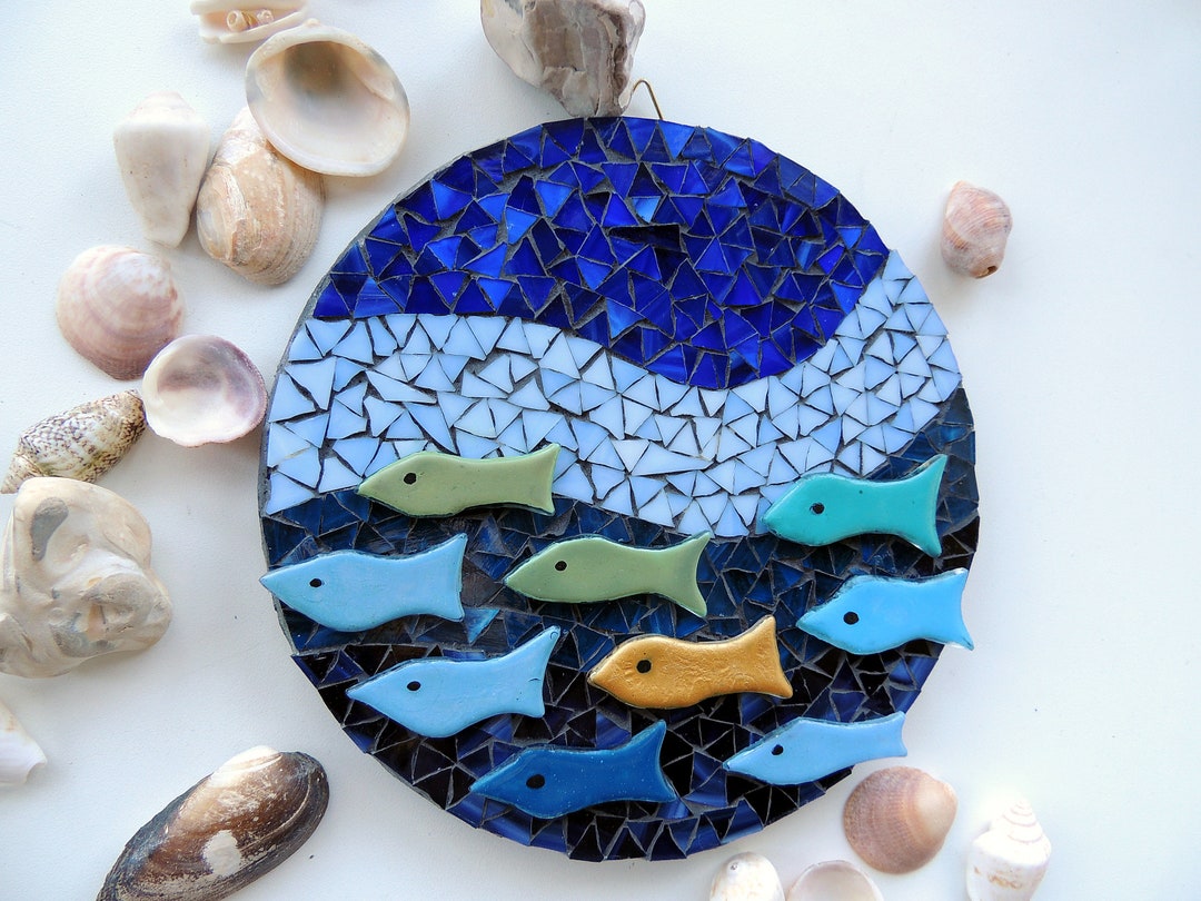 Fishes Glass Mosaic Wall Art, Round Swimming Fishes Mosaic Art, Ocean ...
