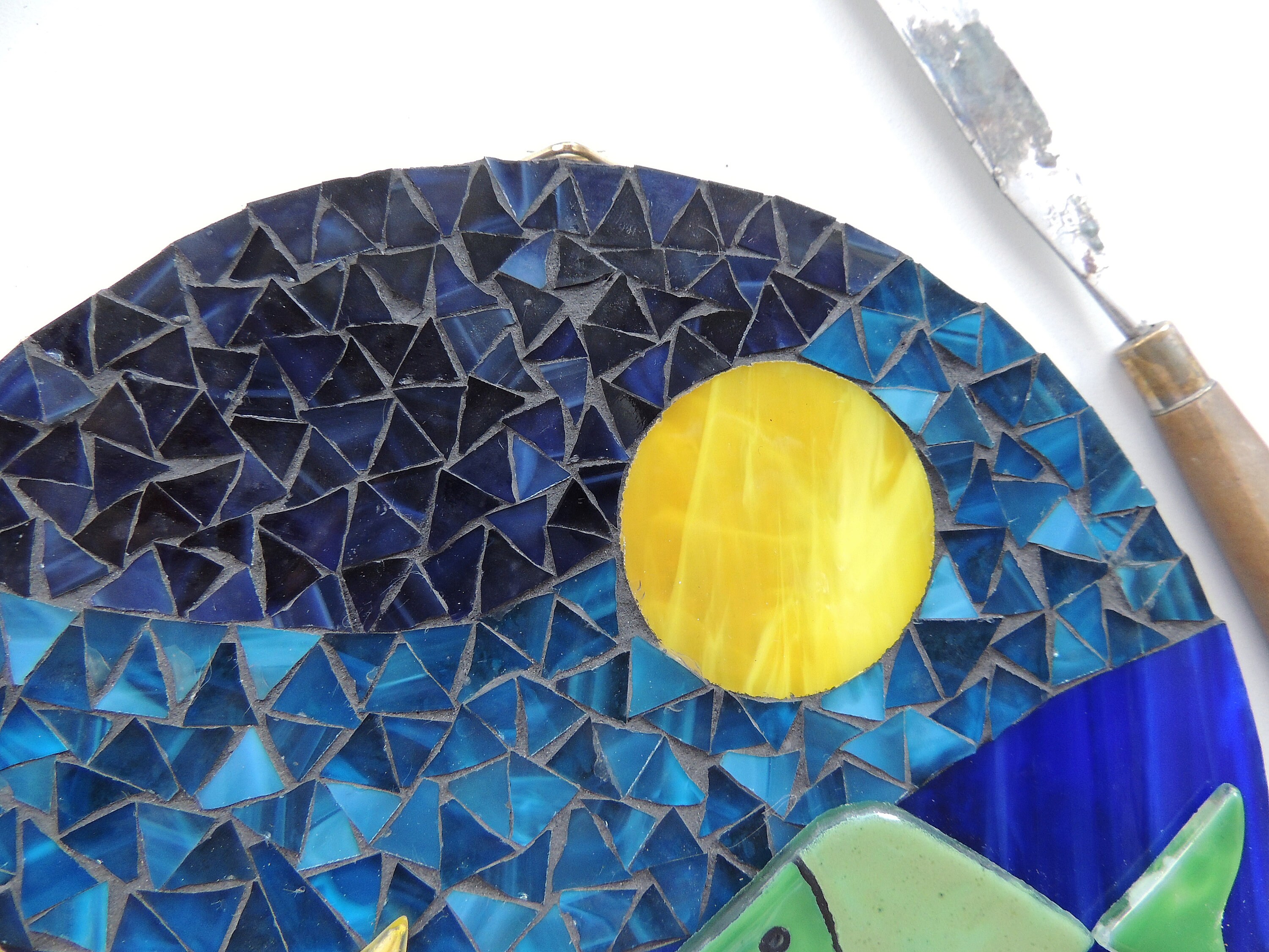 Fishes Glass Mosaic Wall Art, Round Swimming Fishes Mosaic Art, Ocean ...