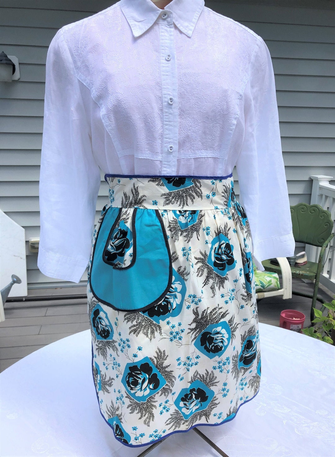 Vintage 1950s Hostess Apron Teal Blue and Black Rose Floral Cotton ...
