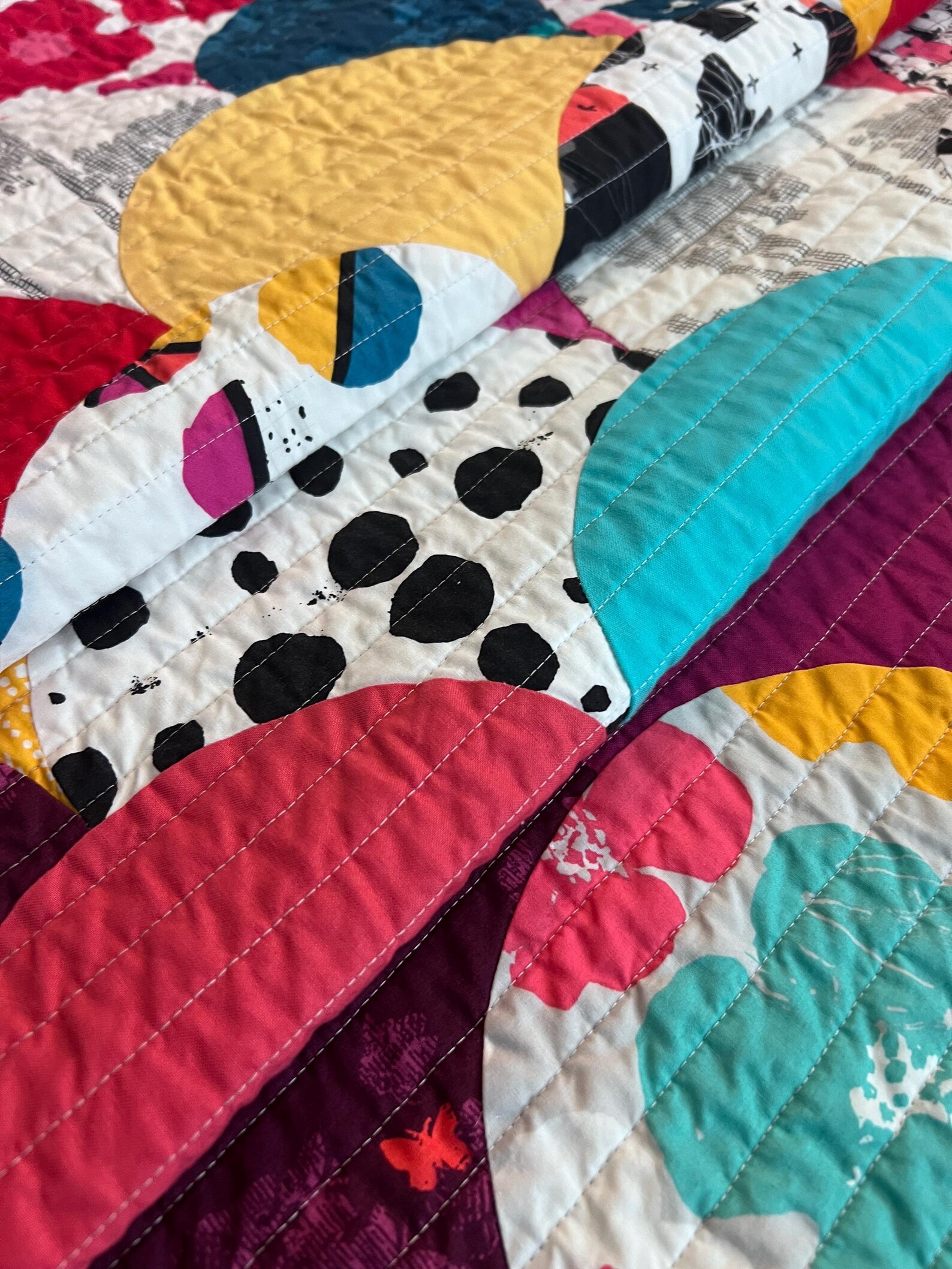 Modern Handmade Quilt | Curved Shapes Quilt | Multi-colors Quilt | Lap ...