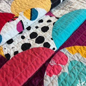 Modern Handmade Quilt | Curved Shapes Quilt | Multi-colors Quilt | Lap ...